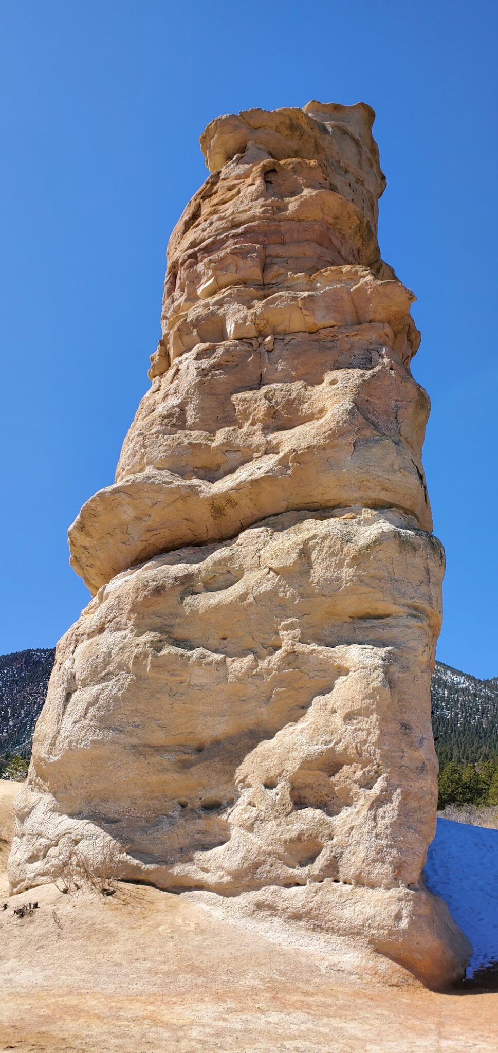 This Unexpected Colorado Rock Formation Looks Like It Belongs on ...